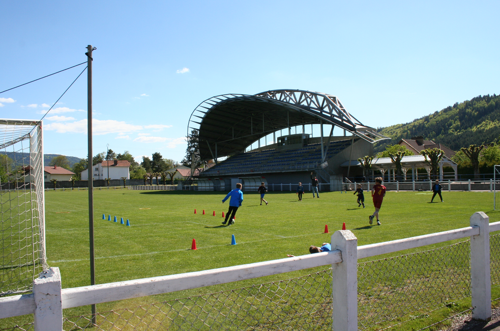 Stade Tenthorey - Communauté de Communes de la Porte des Vosges ...