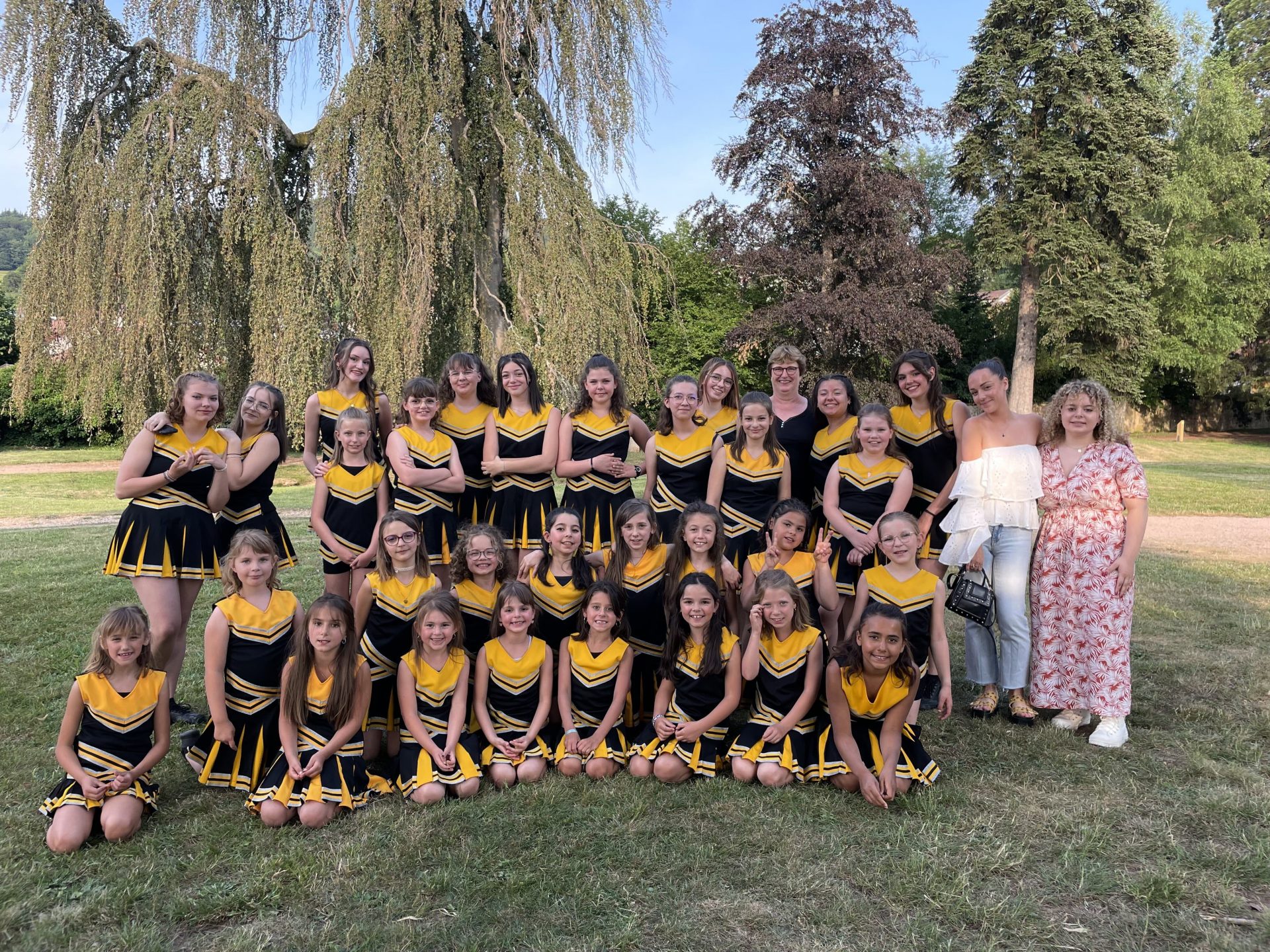 YELLOW CHEERL - Pompoms-girls - Communauté de Communes de la Porte des ...